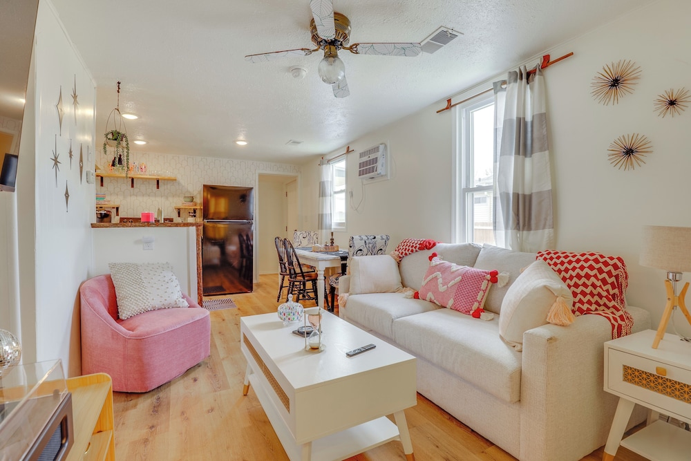 Walk To Memorial Stadium: Family Home W/ Patio - Nebraska