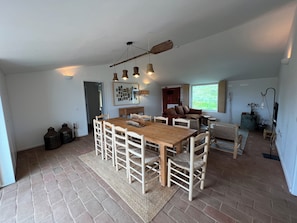 Villa, vista para a piscina | Sala de estar