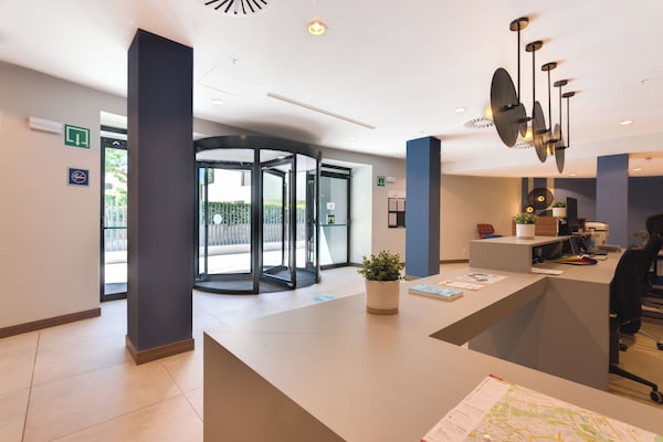 Livensa Living Pamplona Albergue Juvenil - Pamplona