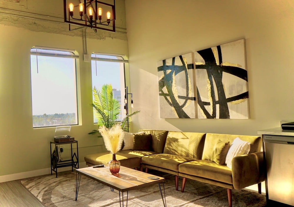 Chic New York Style 10 Minutes To Sna Disneyland - Tustin, CA