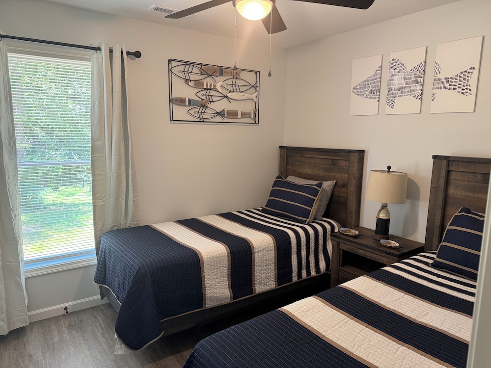 New construction 3-bedroom home less than 1 mile from Kentucky Lake ...