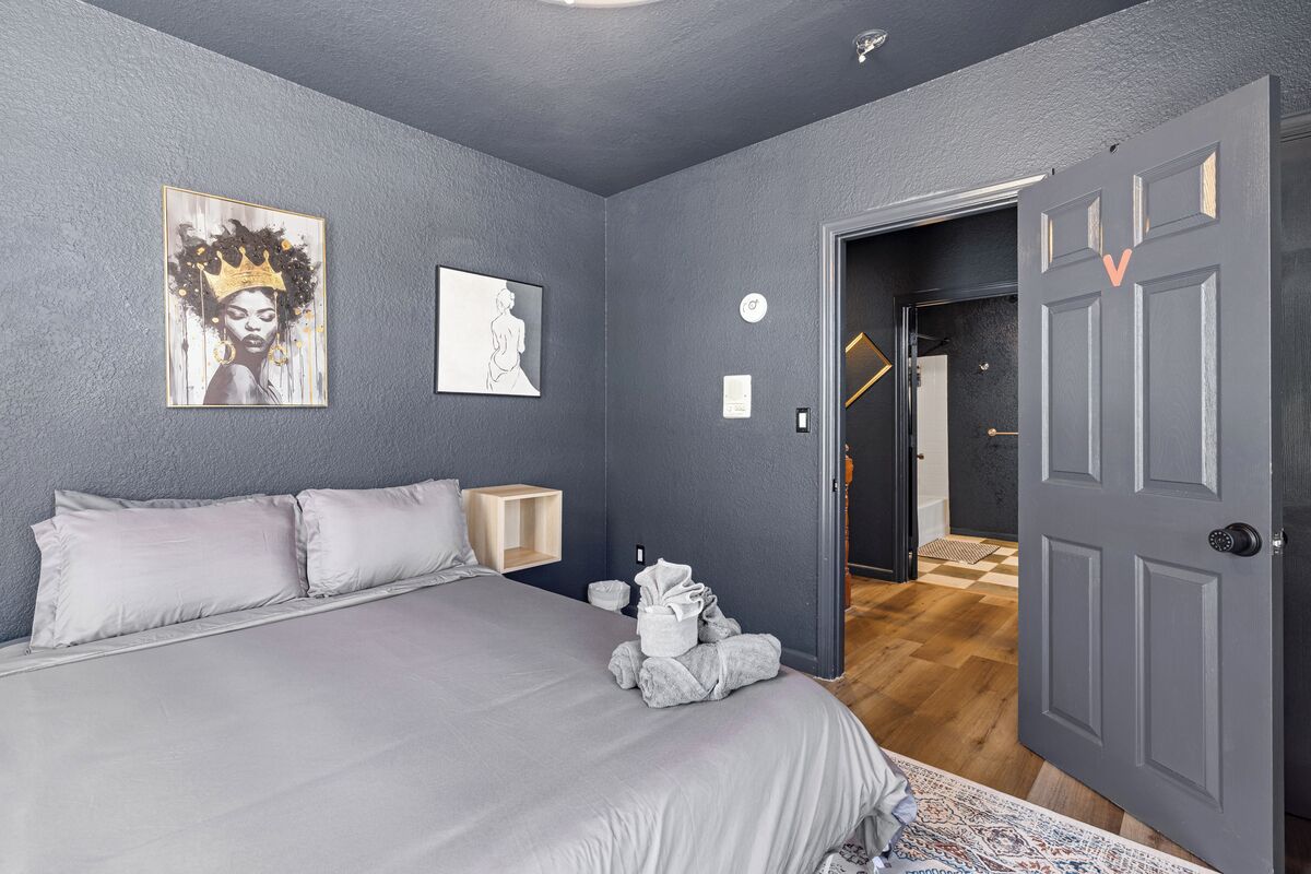 Urban Theater Retreat-6br - Walk To Balboa Park - San Diego, CA