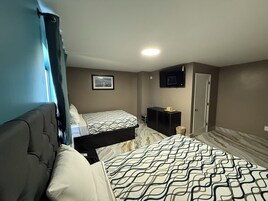 Quarto casal luxo, 2 camas de casal, para não fumantes | Ferros/tábuas de passar roupa, Wi-Fi de cortesia