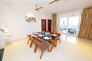 Apartamento de Luxo, varanda, vista para a montanha | Refeições no quarto