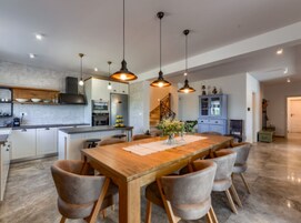 Vila (Rustic Villa Perosa With Heated Pool) | Comodidades da propriedade