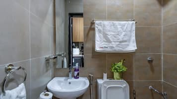 Apartamento conforto, sacada, vista para a cidade | Banheiro