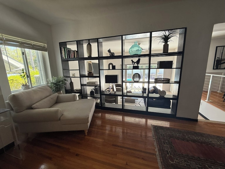 Tropical Oasis W Pool, Ac 10 Mins From Beach And Brickell - North Miami, FL