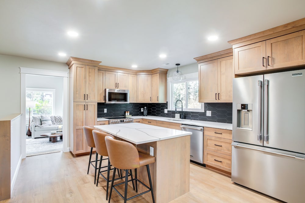 30 Mins To Ski Resorts & December Specials! - Idaho