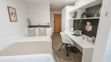 Quarto Individual, não fumadores | Cortinas/cortinados opacos, Wi-fi grátis, roupa de cama fornecida