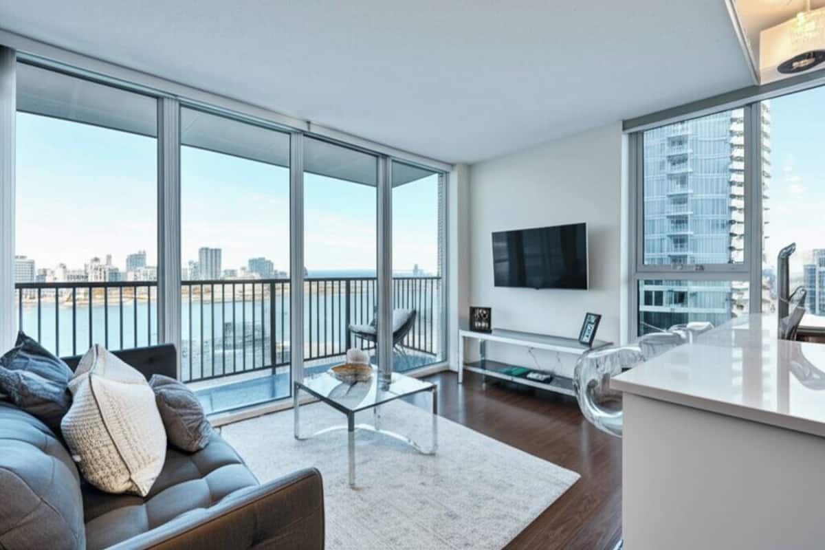 Apartamento presidencial | Área de estar | Smart TV 55 polegadas com canais digitais, Netflix