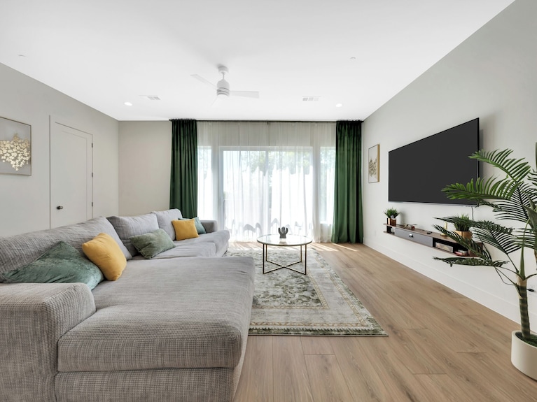 Uptown Escape L Stylish Stay Near Downtown Dallas - Dallas, TX