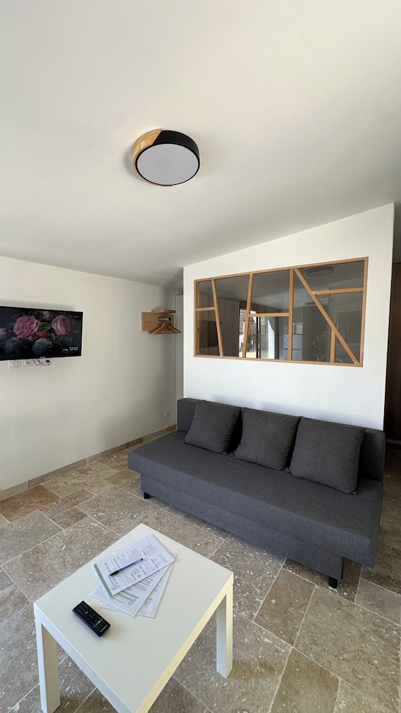 Studio In The South Of France, 5 Minutes From Uzès In Saint Quentin La Poterie - Vers-Pont-du-Gard