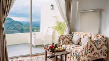 Quarto casal, vista para a montanha | Sacada