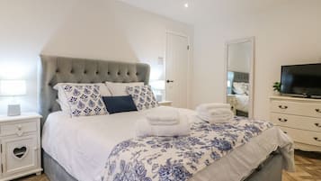 3 quartos, individualmente decorados, individualmente mobiliados