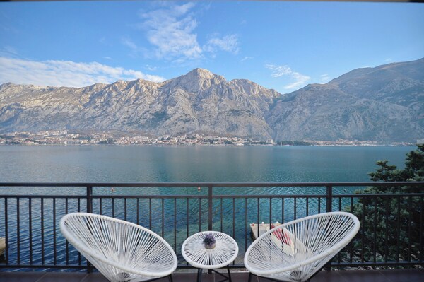 House 44 Apartments - Kotor