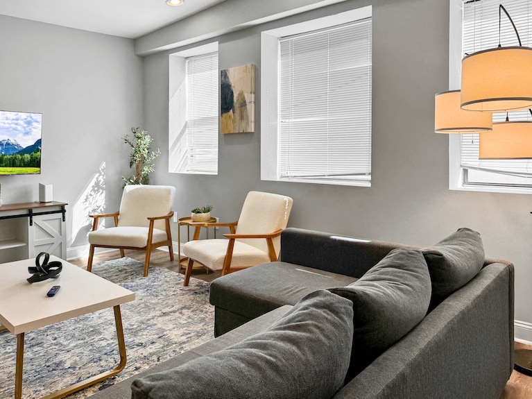 Inviting 1bd | 5 Beds | Steps To Independence Hall - 肯頓