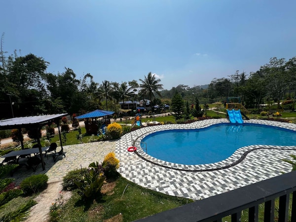 Helens Mountain Resort - Davao City