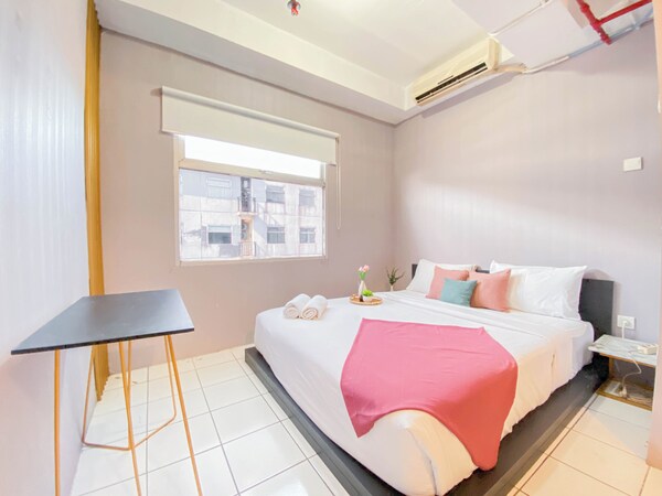 Spacious 1br At Grand Asia Afrika Apartment - Bandung