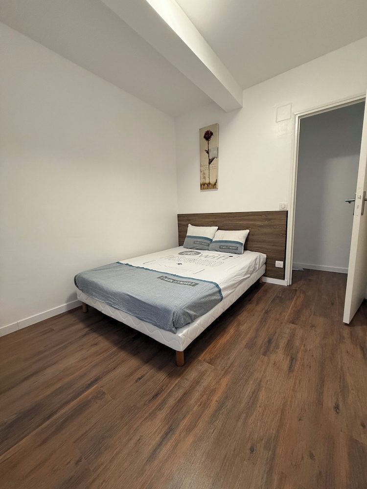 MonnaLisa Apparently all redone - Notre-Dame-de-Sanilhac | Vrbo