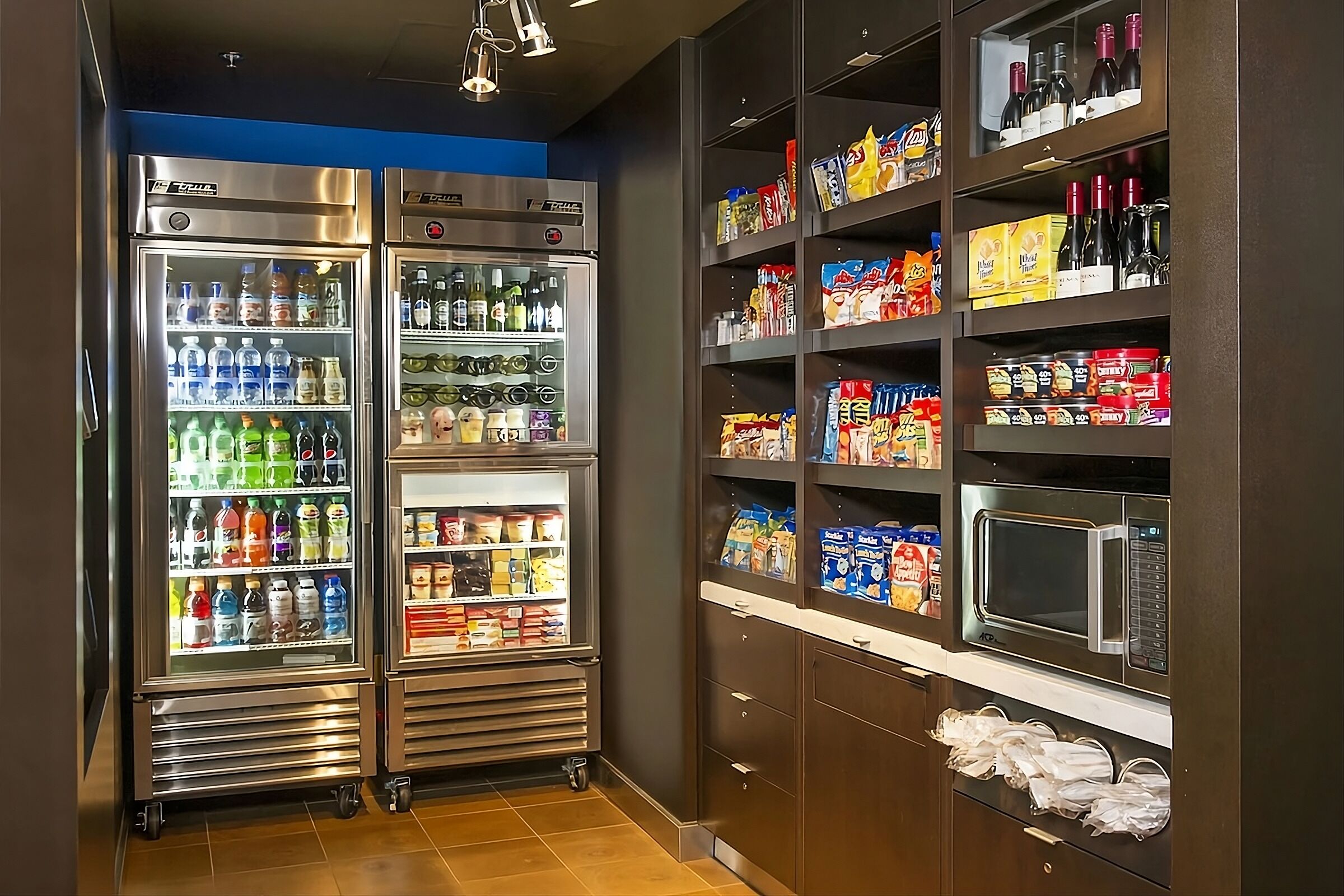 Peaceful Getaway | Unit W/ Balcony! Seasonal Pool, Near Music Pavilion - Charlotte