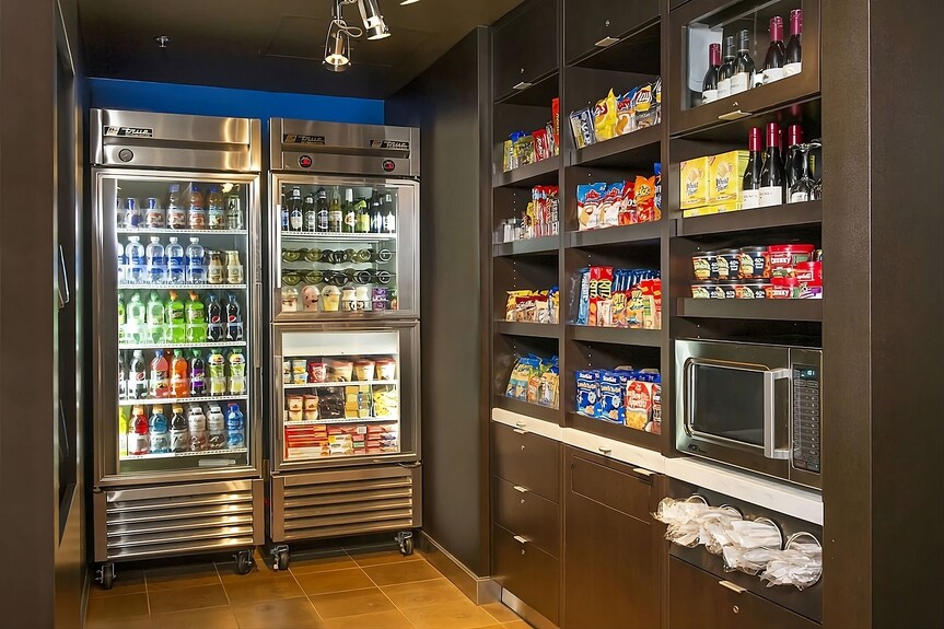 Peaceful Getaway | Unit W/ Balcony! Seasonal Pool, Near Music Pavilion - Charlotte