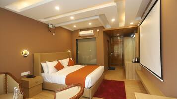 Quarto Superior | Secretária adequada para computadores portáteis, Wi-fi grátis