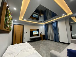 Suíte luxo, sacada | 1 quarto, cofres nos quartos, escrivaninha