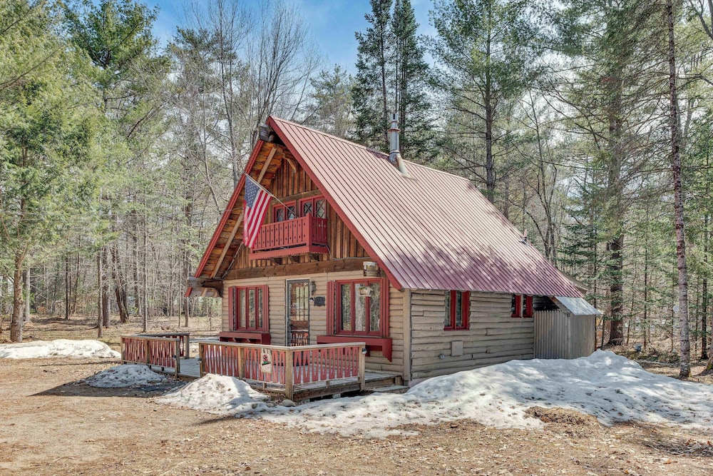2 Mi To Ossipee Lake: Forest-view Sanctuary! - New Hampshire (State)