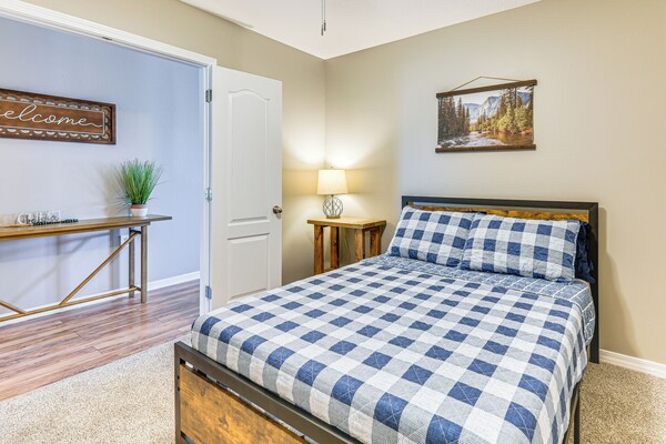 Outdoor Entertaining Space: Family Home In Milton - Milton, FL