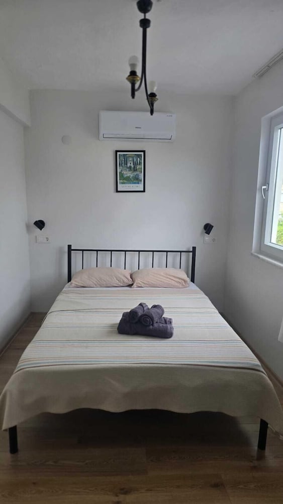 Villa Olinda 4 Bed With Huge Garden - Boğazkent