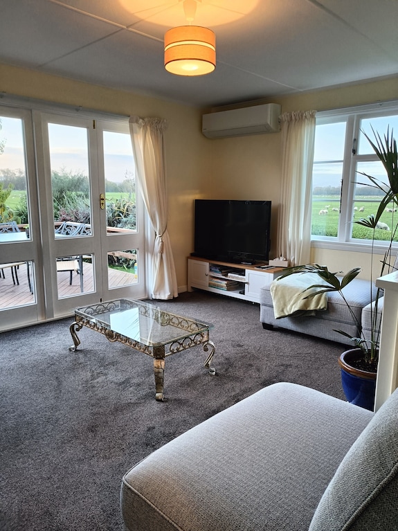 Country Cottage Delight In The Hurunui.\n(spotswood/cheviot) - New Zealand