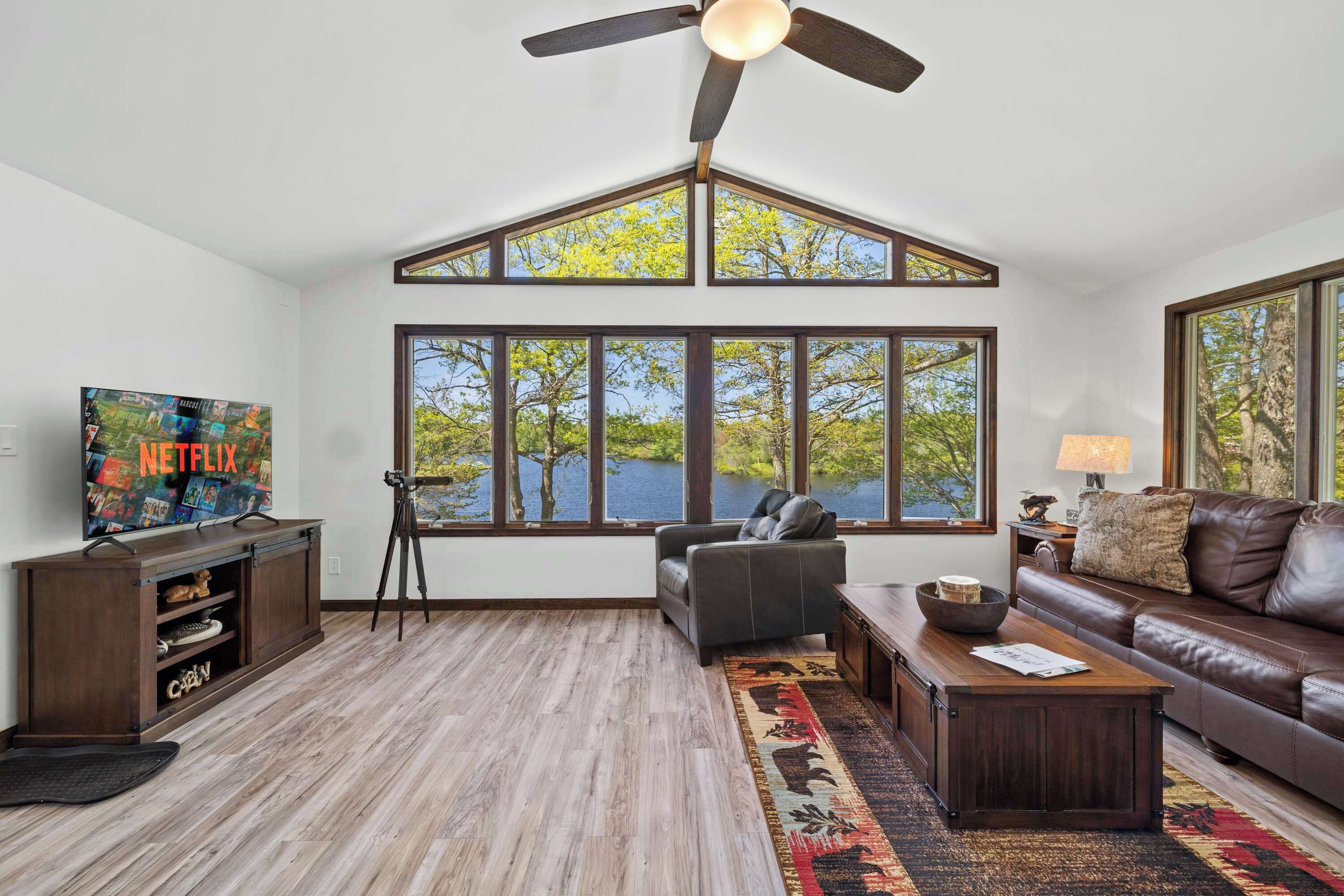 Lakefront With Hot Tub! Mins2 Camelback Ski Resort - Pocono Lake