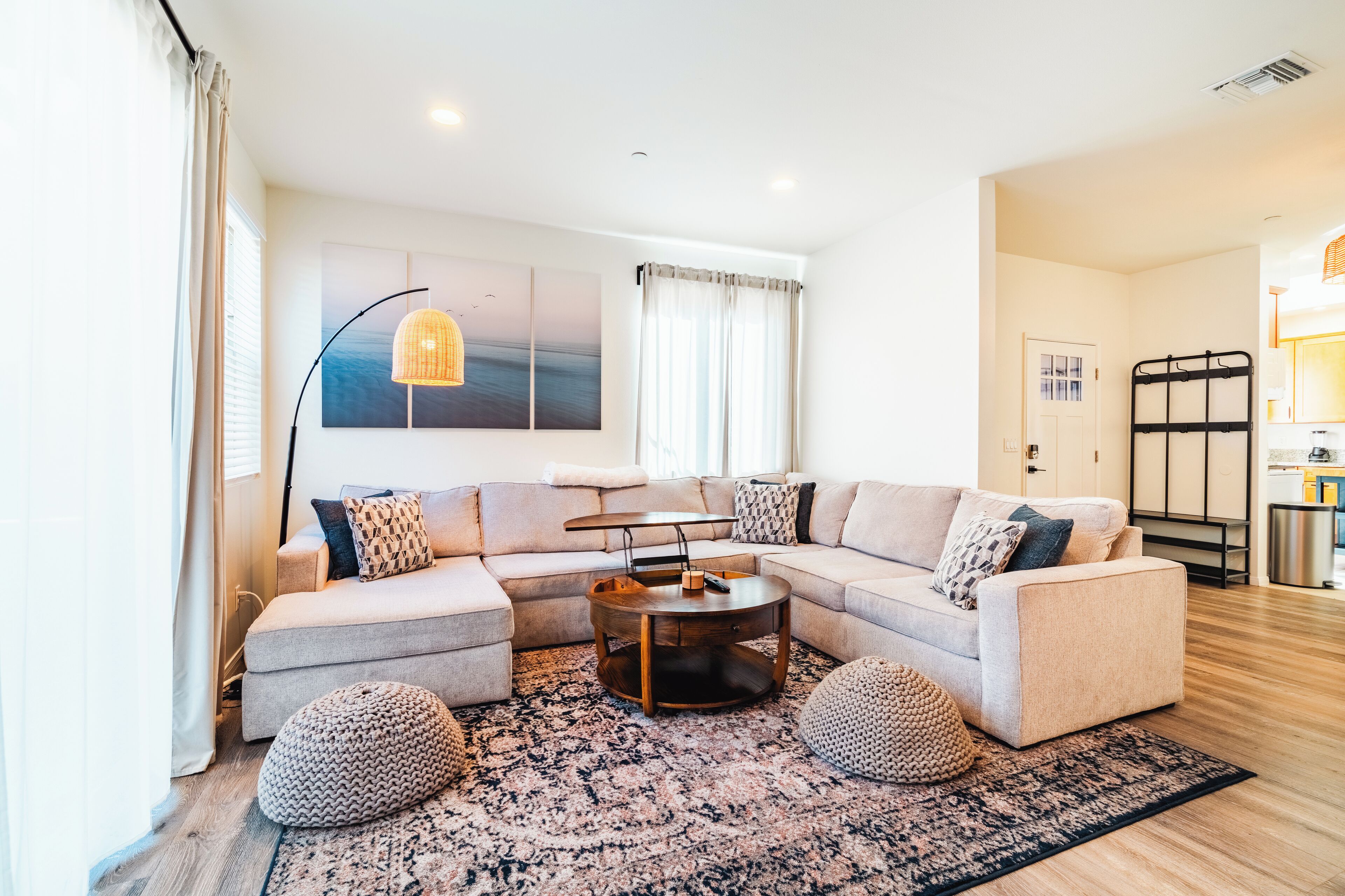 Spacious 4-bedroom Townhome / 2-car Garage / Cruise Terminal - Los Angeles, CA