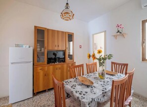 Casa, 3 quartos, fumadores, varanda | Sala de jantar