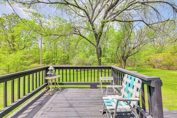 Fenced Yard: Quaint Cabin Near Lake Texoma! - Silo, OK