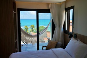 Suíte premium, vista para o mar | 1 quarto, cofres nos quartos, cortinas blackout, quartos à prova de som