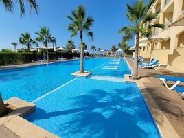 5 piscinas externas