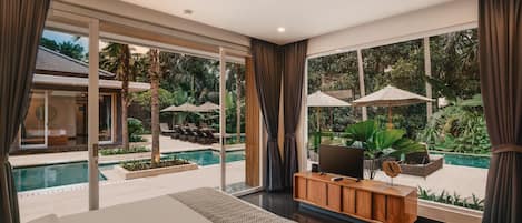 Vila premier, 6 quartos, vista para a piscina | 6 quartos, escrivaninha, espaço de trabalho para notebook