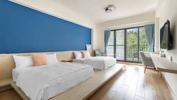 Quarto Twin, varanda | Cortinas/cortinados opacos, Wi-fi grátis, roupa de cama fornecida