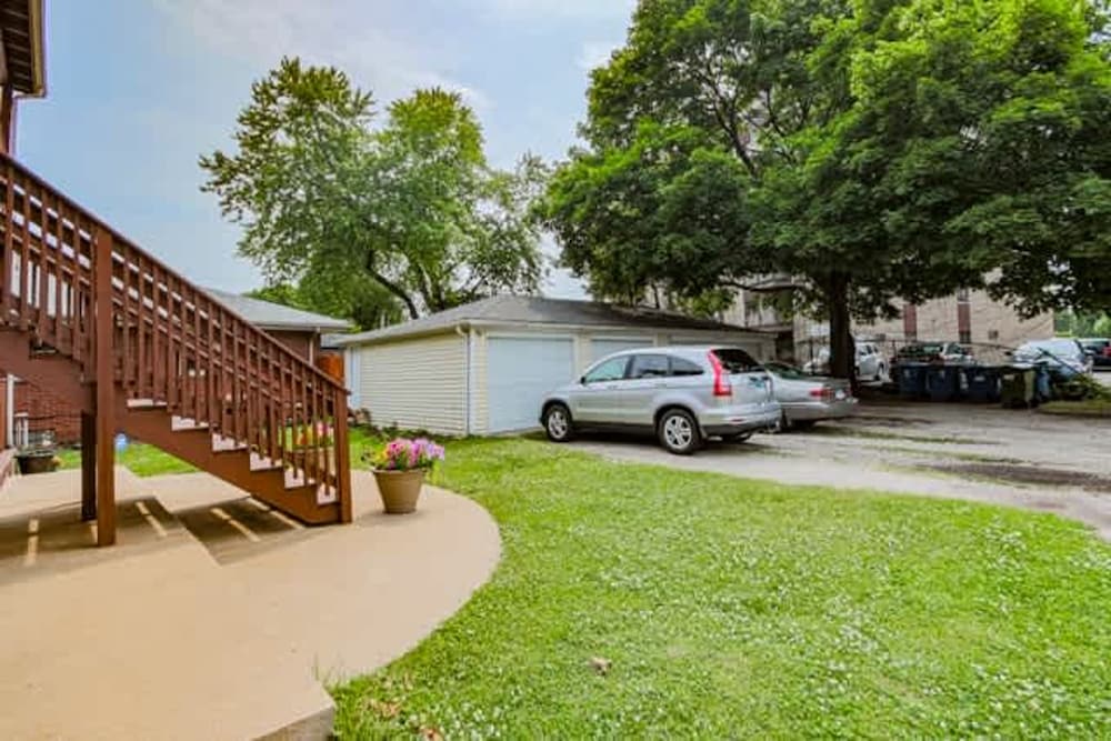 Peaceful One Bedroom Home Near Chicago - Elmhurst, IL