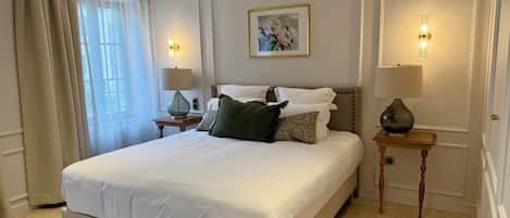 Quarto Duplo Deluxe | Cofre no quarto, quartos insonorizados, Wi-fi grátis
