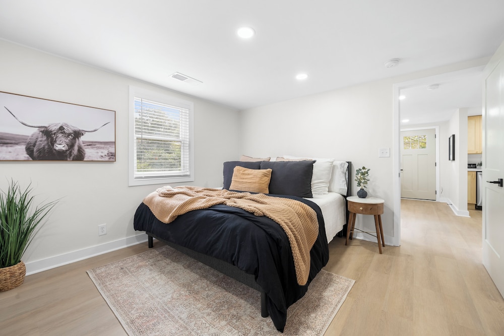 Extended stay apartment near Canton St. Roswell - Roswell | Vrbo