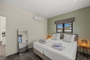 3 quartos, cortinas/cortinados opacos, ferro/tábua de engomar