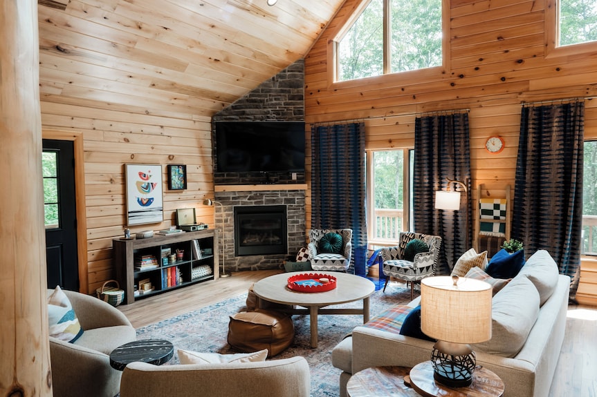 Upscale 5br Cabin At Deep Creek - 4 King Suites + Hot Tub & Dog Friendly - Deep Creek Lake, MD