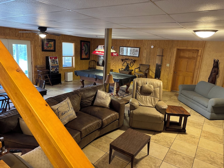 Spacious 5 Bedrooms, Three Stories Log Cabin With Wifi, Ac In Charming Bronston - Kentucky
