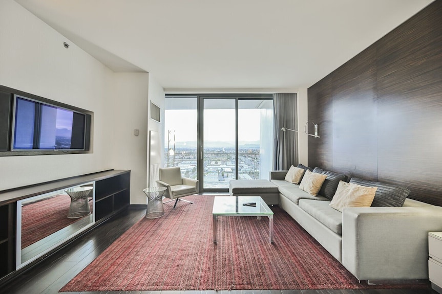 Svs: High Floor Strip View Studio | Open Balcony | Palms Place - Las Vegas, NV