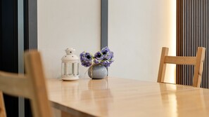 Quarto básico, 2 quartos (Deluxe Type A (Pool Villa/BBQ)) | 2 quartos, Wi-Fi de cortesia