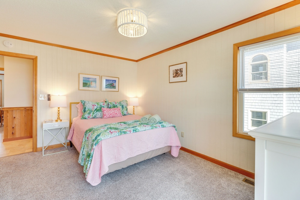 Hot Tub & Ocean Views: Kitty Hawk Haven! - Kitty Hawk | Vrbo