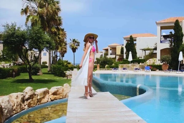 Cassiopeia 1br Apt On Beach With Pool - Crete