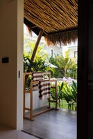 Bungalow Exclusivo, vista para a piscina | Terraço/pátio interior